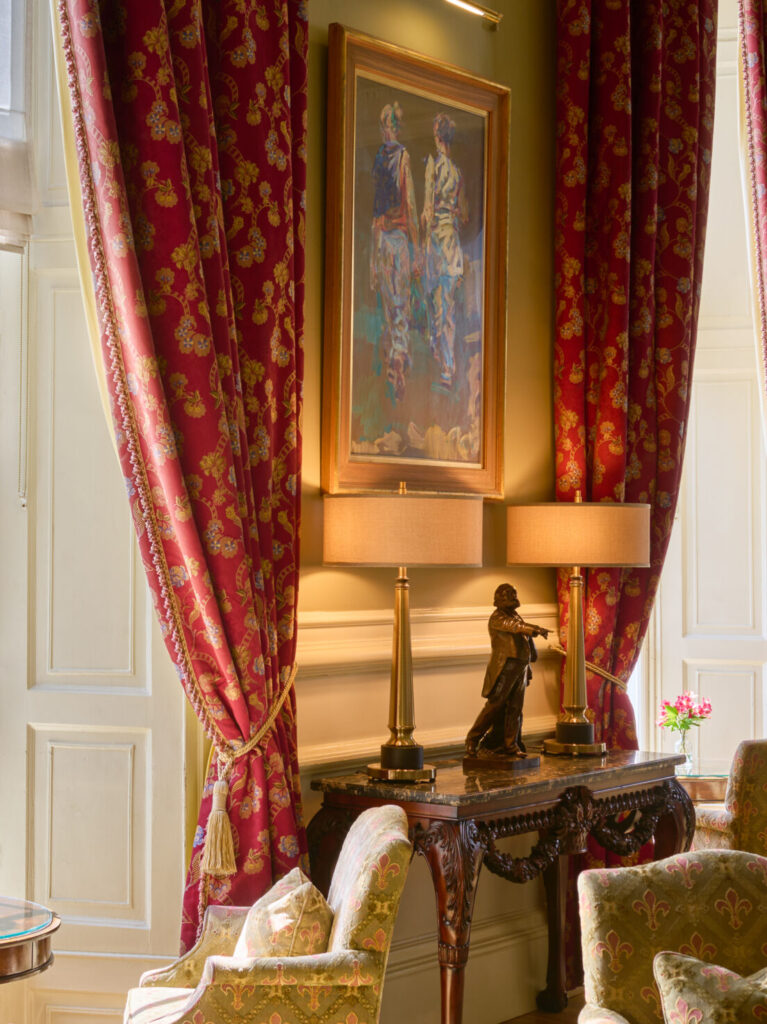 Knight's Bar | Pubs In Cork | 5 Star Castlemartyr Resort Hotel