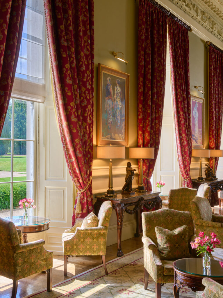 Knight's Bar | Pubs In Cork | 5 Star Castlemartyr Resort Hotel